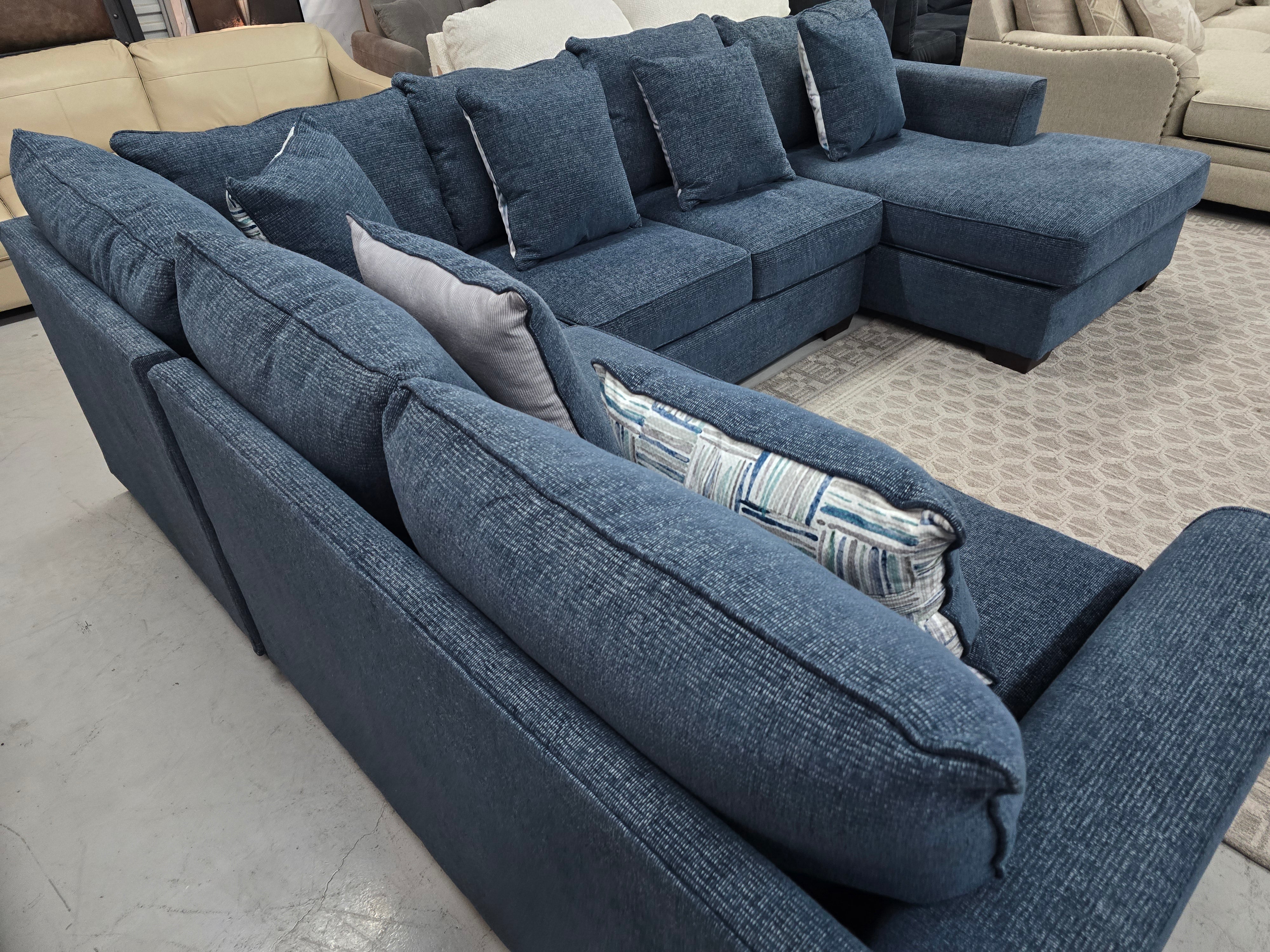 U-shaped blue Sectional Couch with RF-Chase 🚛 FAST SAME DAY DELIVERY ...
